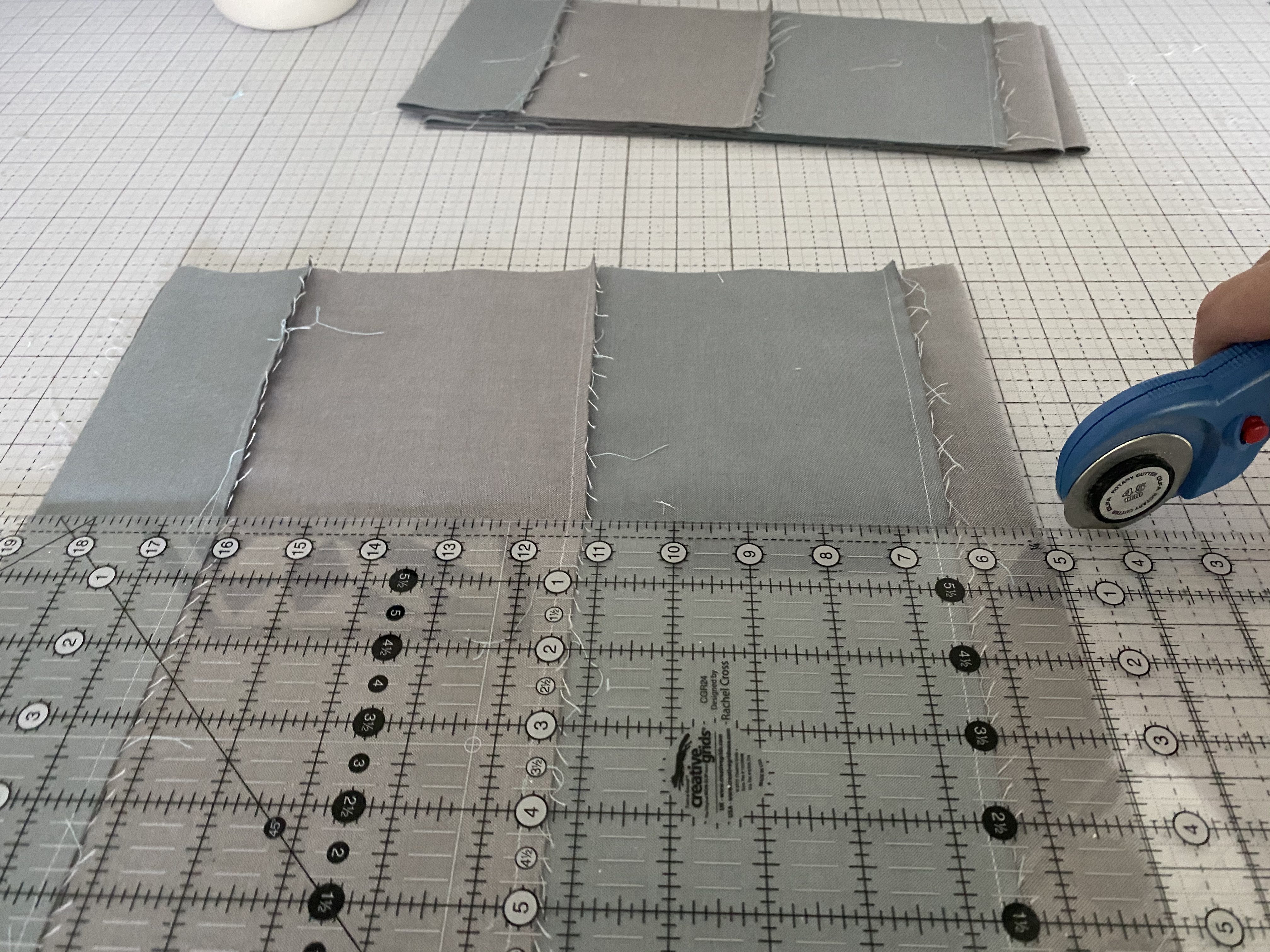 Free Gingham Quilt Pattern + Tutorial - Quilters Candy by Quilters Candy