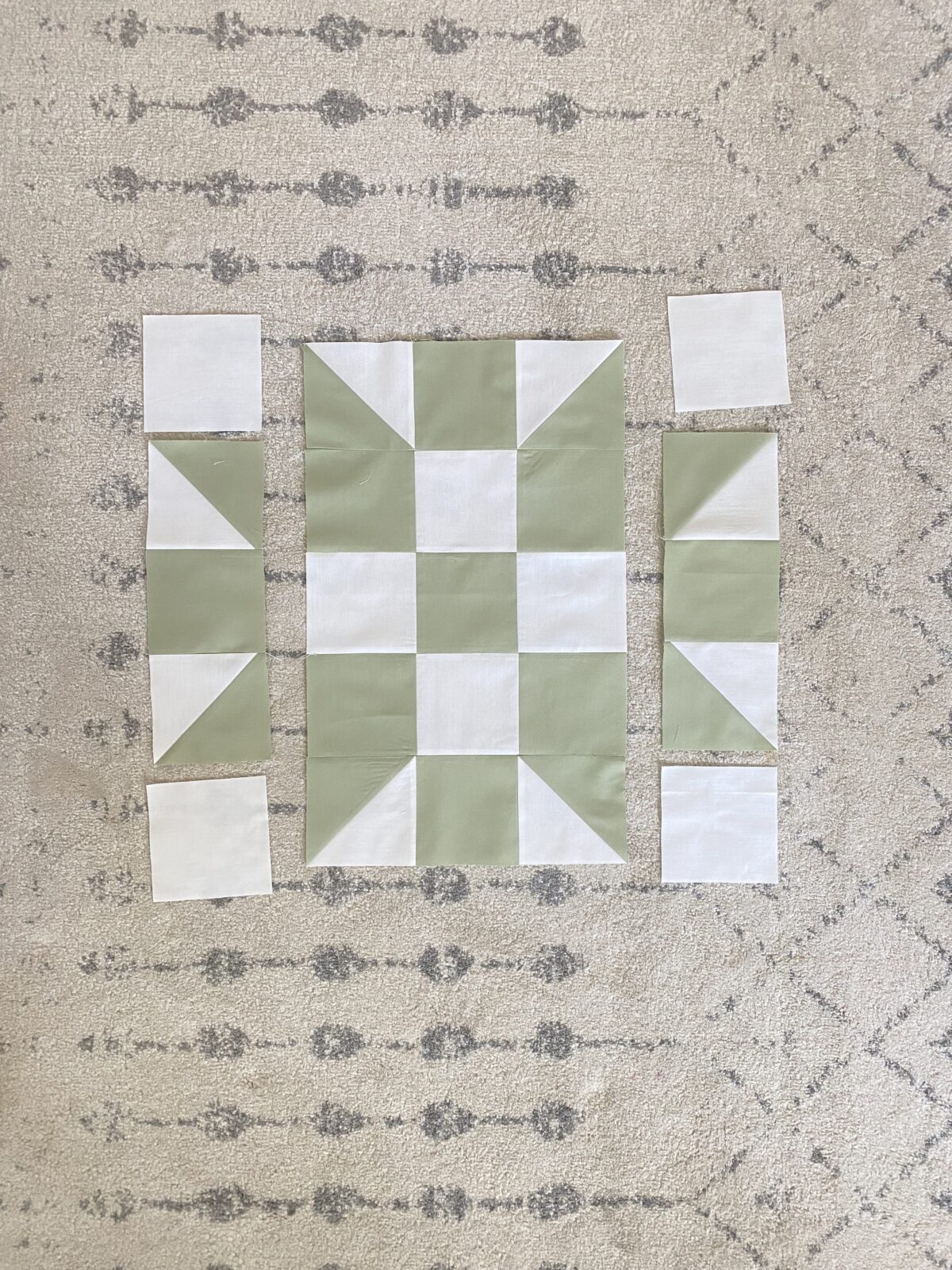 HOW TO MAKE A QUILTED PILLOW - Quilters Candy