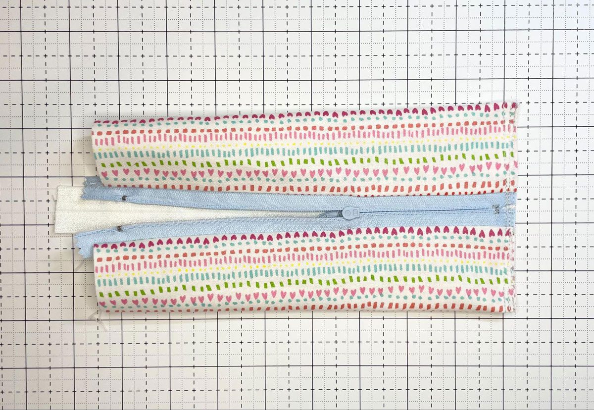 Easy Notebook Pencil Pouch Tutorial - Quilters Candy