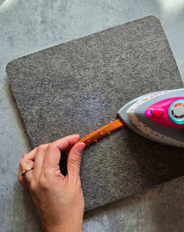 DIY Fabric Hot Pad - Quilters Candy